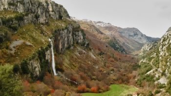 El Nacimiento del Río Asón - Disfruta en esta Impresionante Cascada.